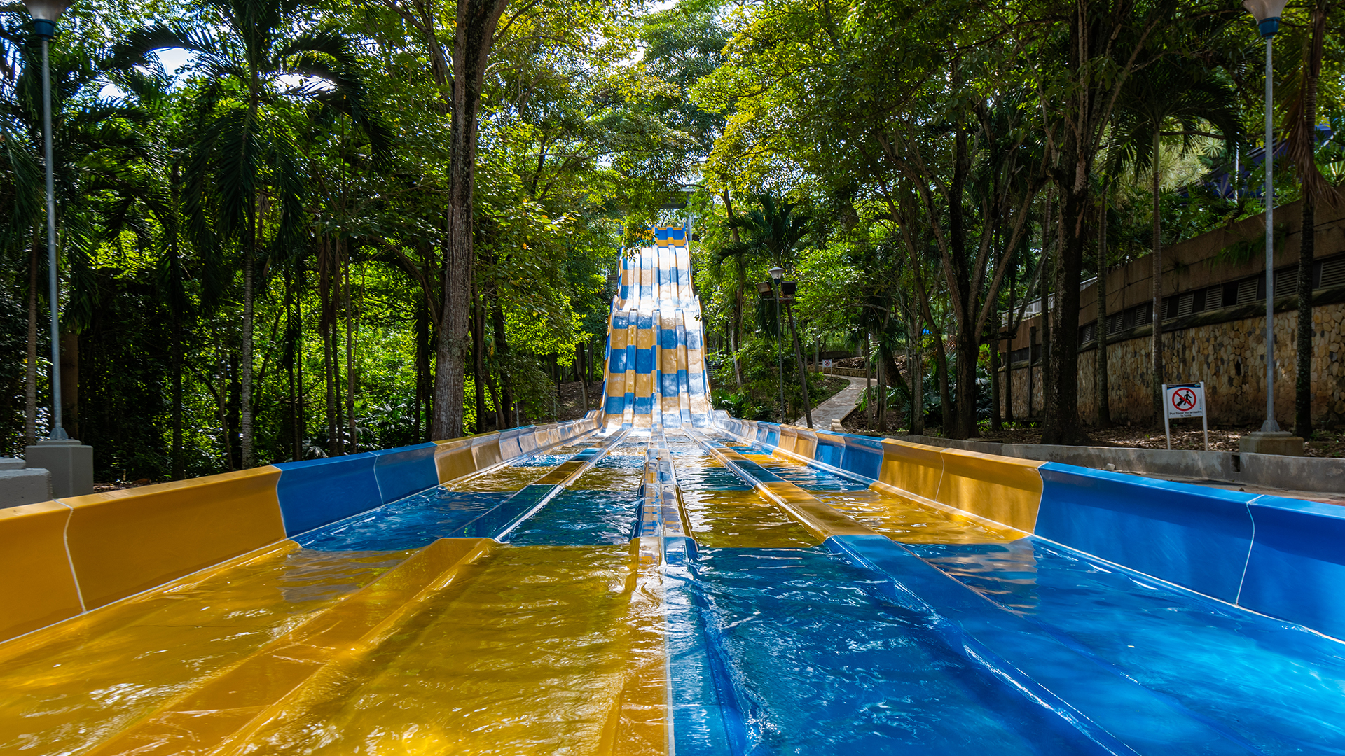 Piscilago Atracciones | Toboganes y Piscina en Girardot