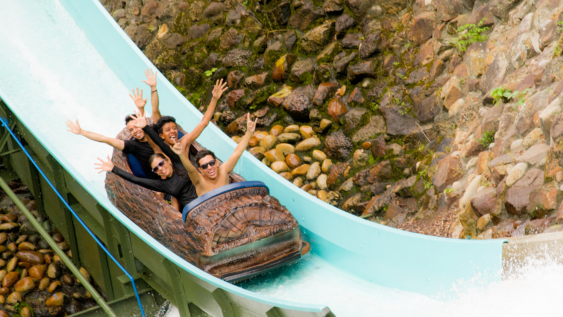 Piscilago Atracciones | Toboganes y Piscina en Girardot