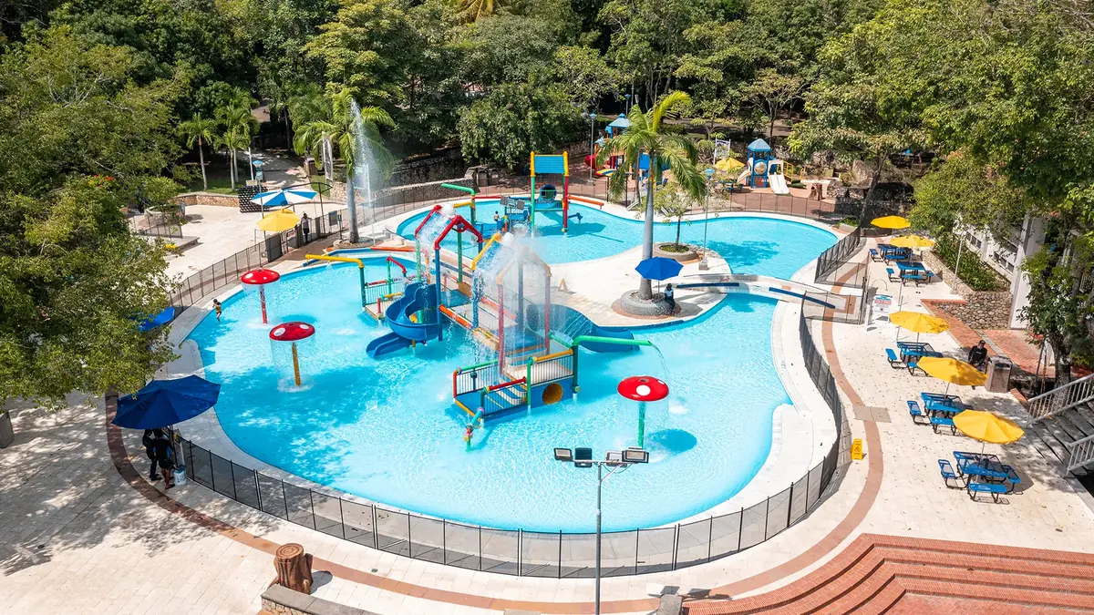 Parque acuático infantil | Diversión segura para la niñez